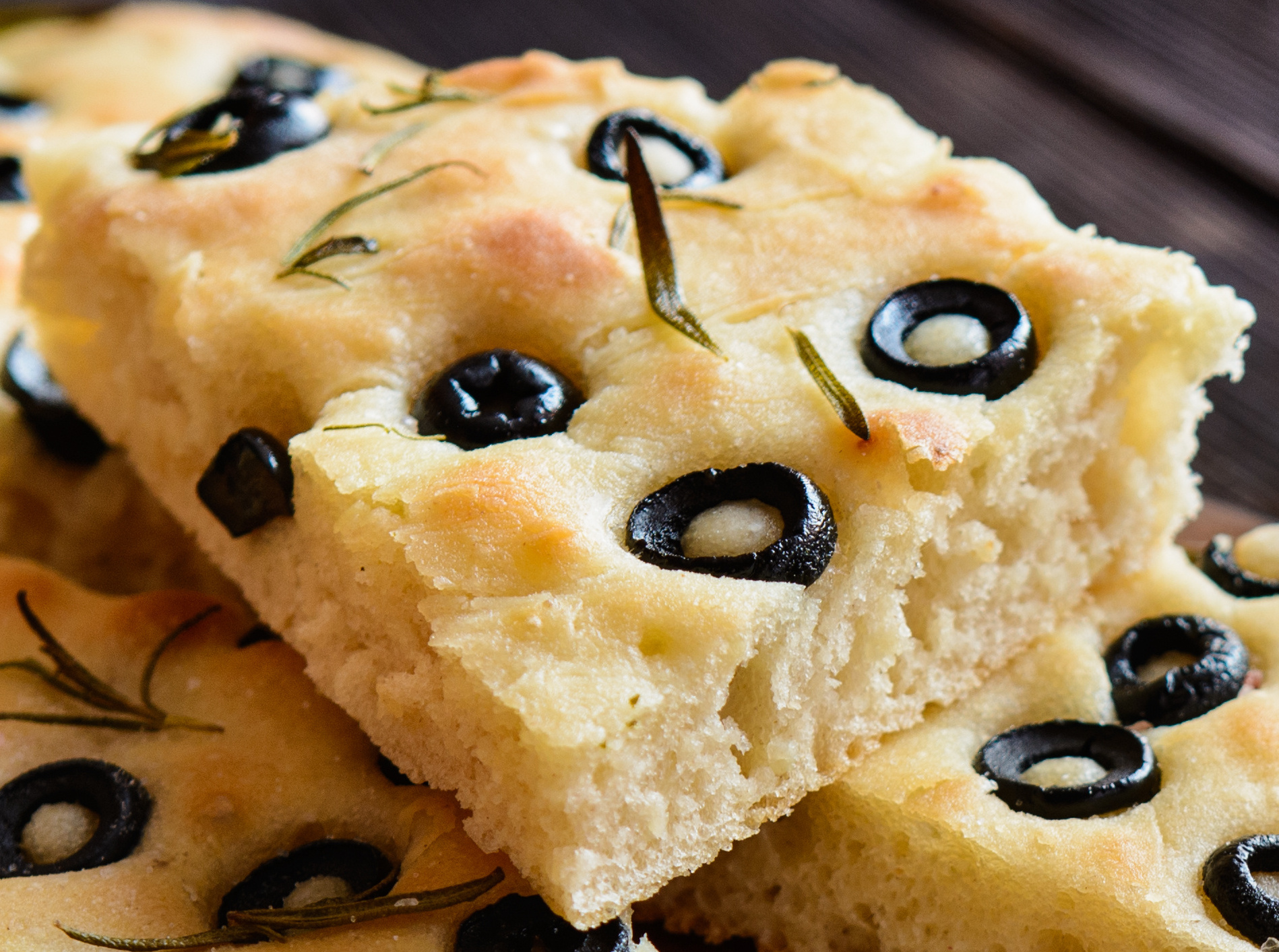 FOCACCIA WITH OLIVES AND ROSEMARY RECIPE - Escamilla